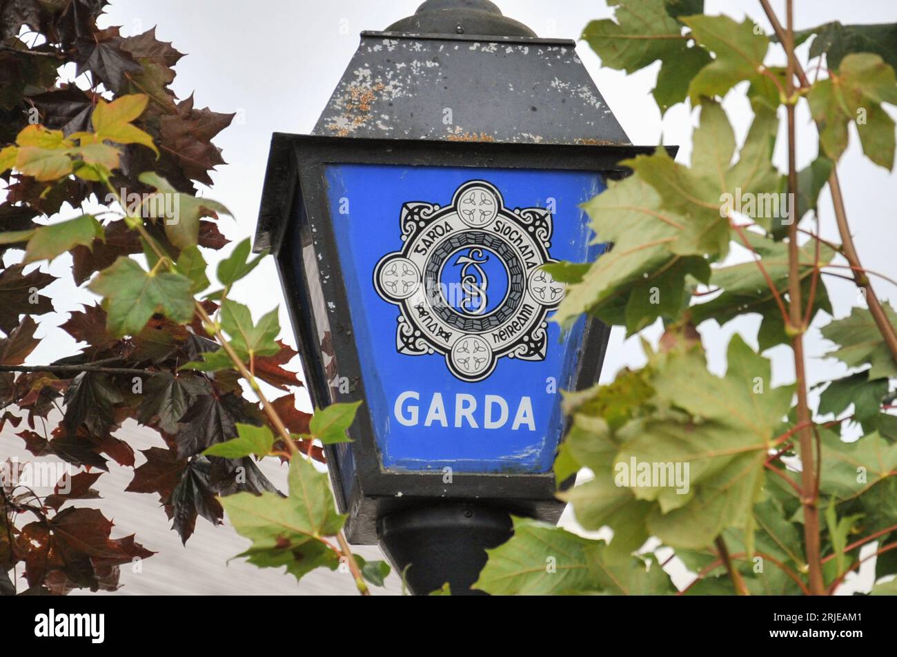 Gardai logo hi-res stock photography and images - Alamy