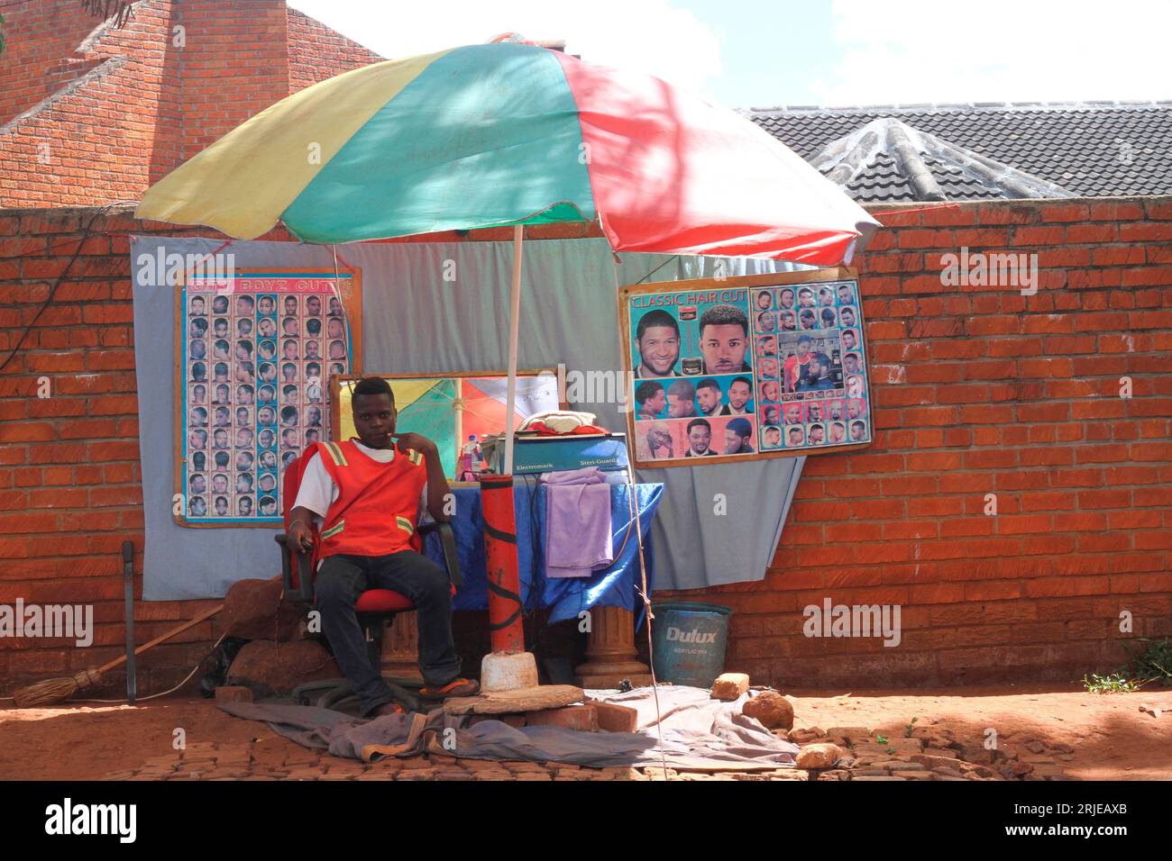 Zimbabwe harare roadside hi-res stock photography and images - Alamy