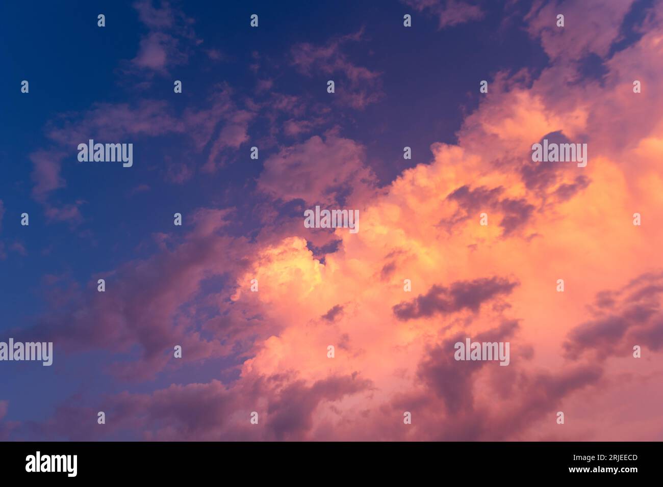 Pink sky, Evening Dusk cloud on Sunset, idyllic nature cloud,dramatic ...