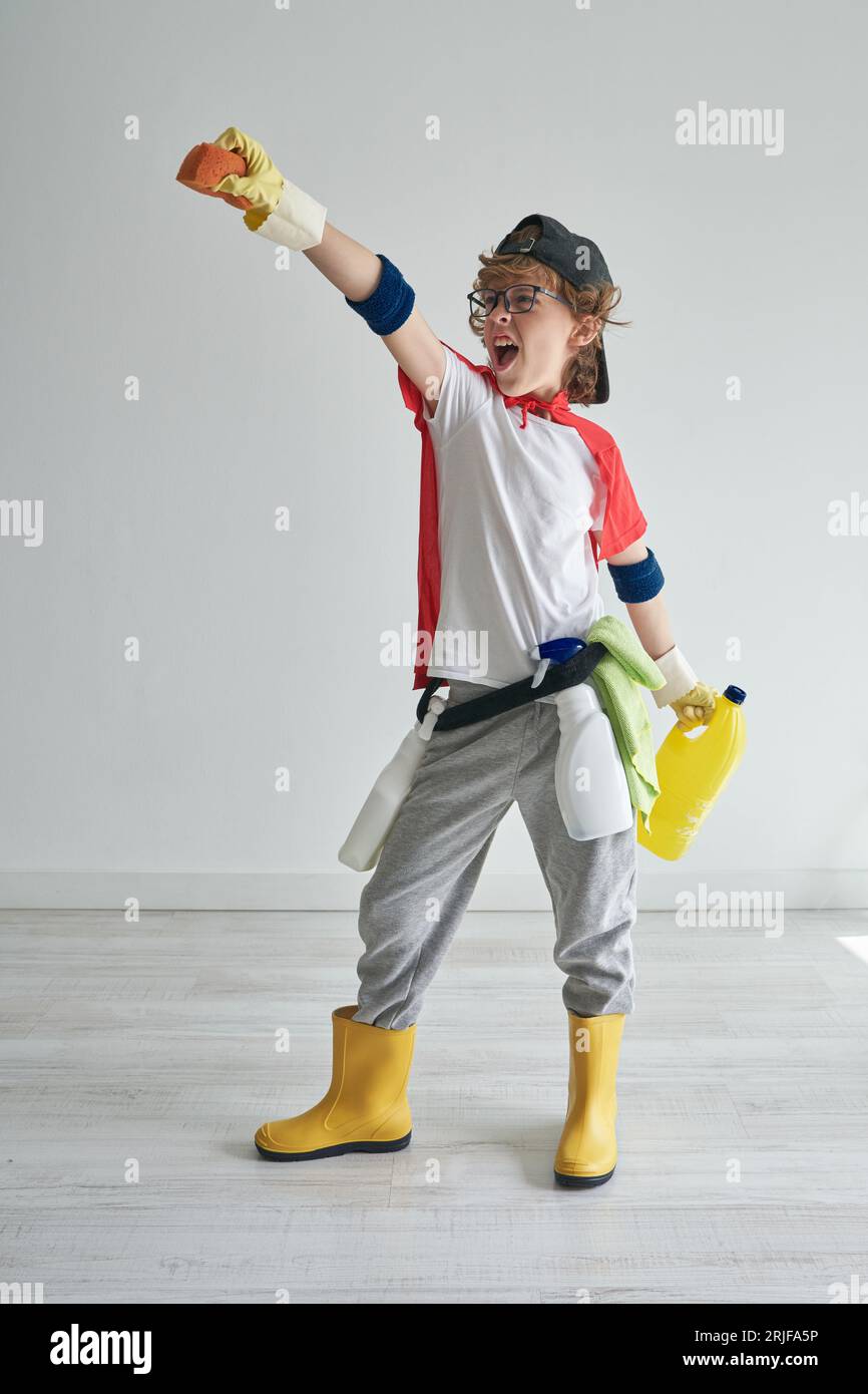 Chore boy cleaner hi-res stock photography and images - Alamy