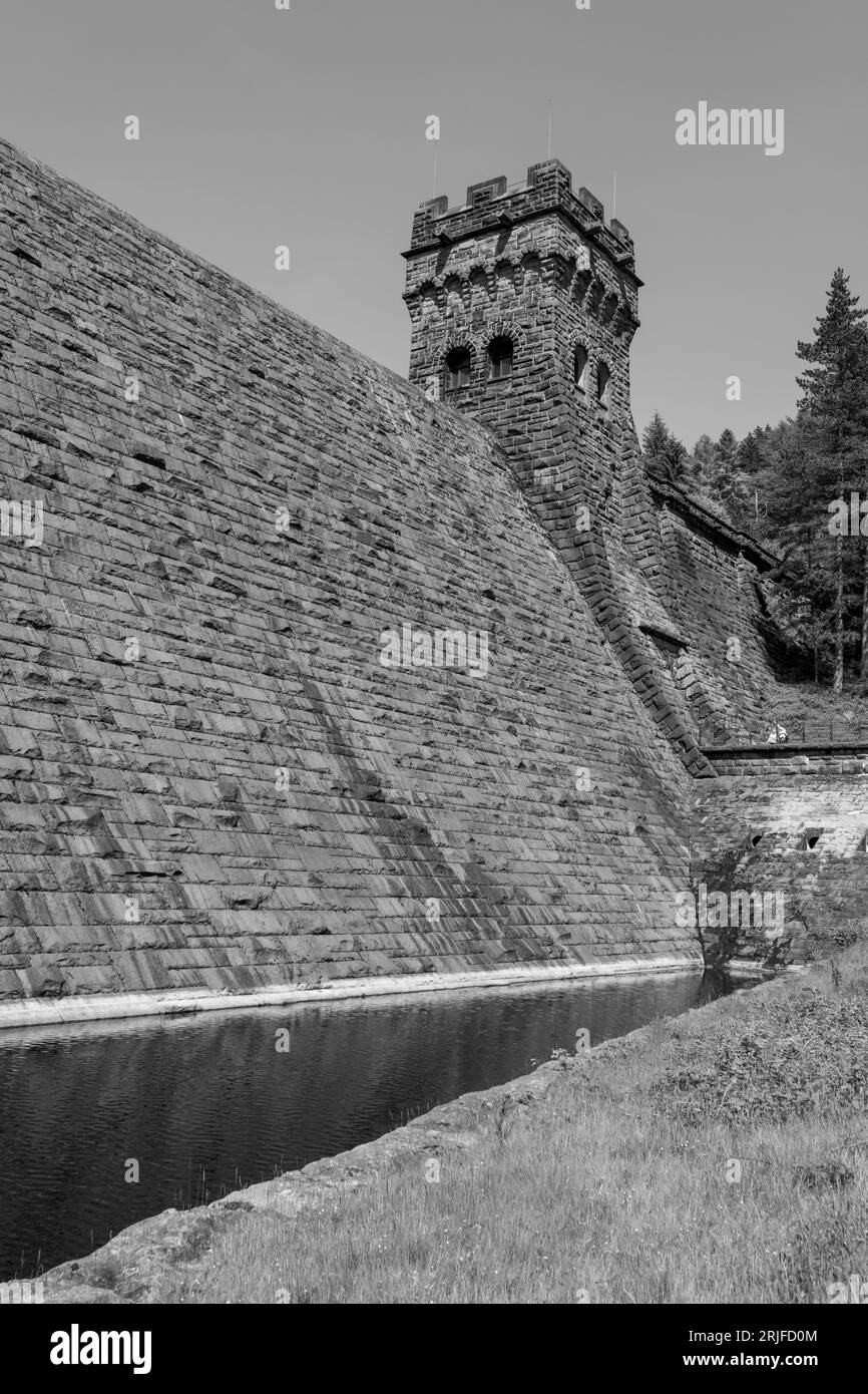 Photo of the Derwent dam at Derwent reservoir in the Peak District ...