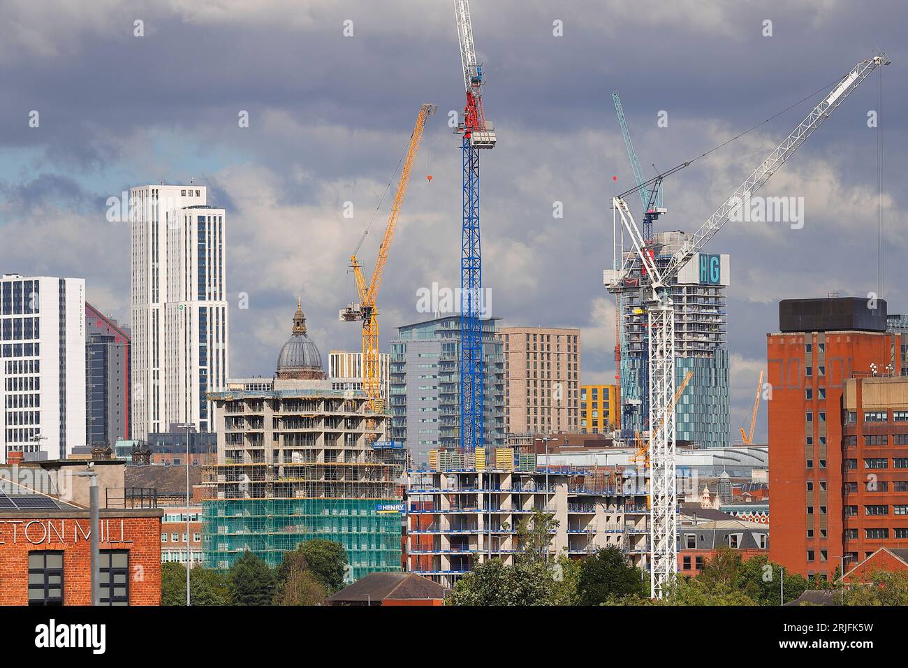 Tower cranes on various construction projects in Leeds City Centre,West ...