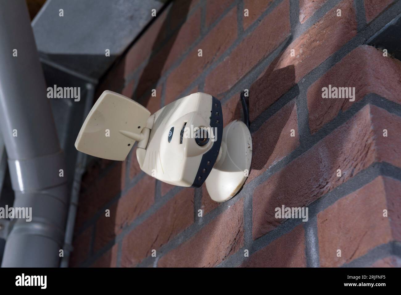 Cctv camera building night hi-res stock photography and images - Alamy