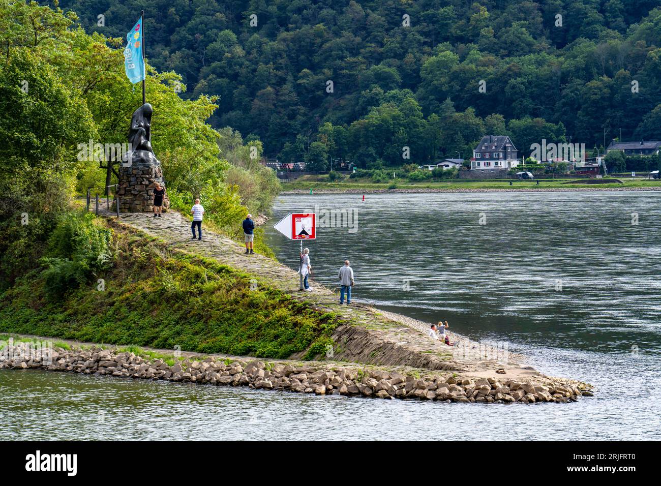 Harbour dam mole hi-res stock photography and images - Alamy
