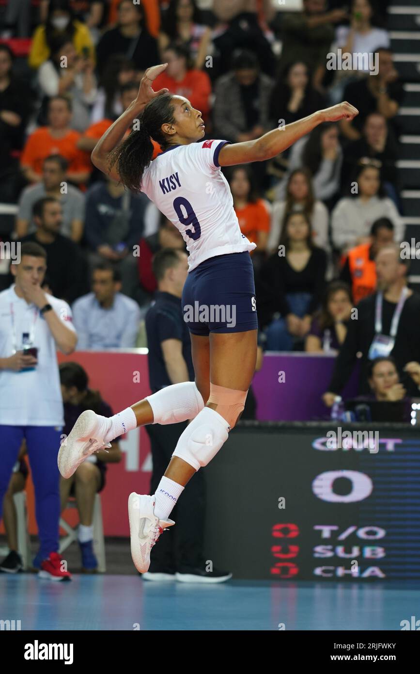 ANTALYA, TURKIYE - DECEMBER 18, 2022: Kisy Nascimento warming up before ...