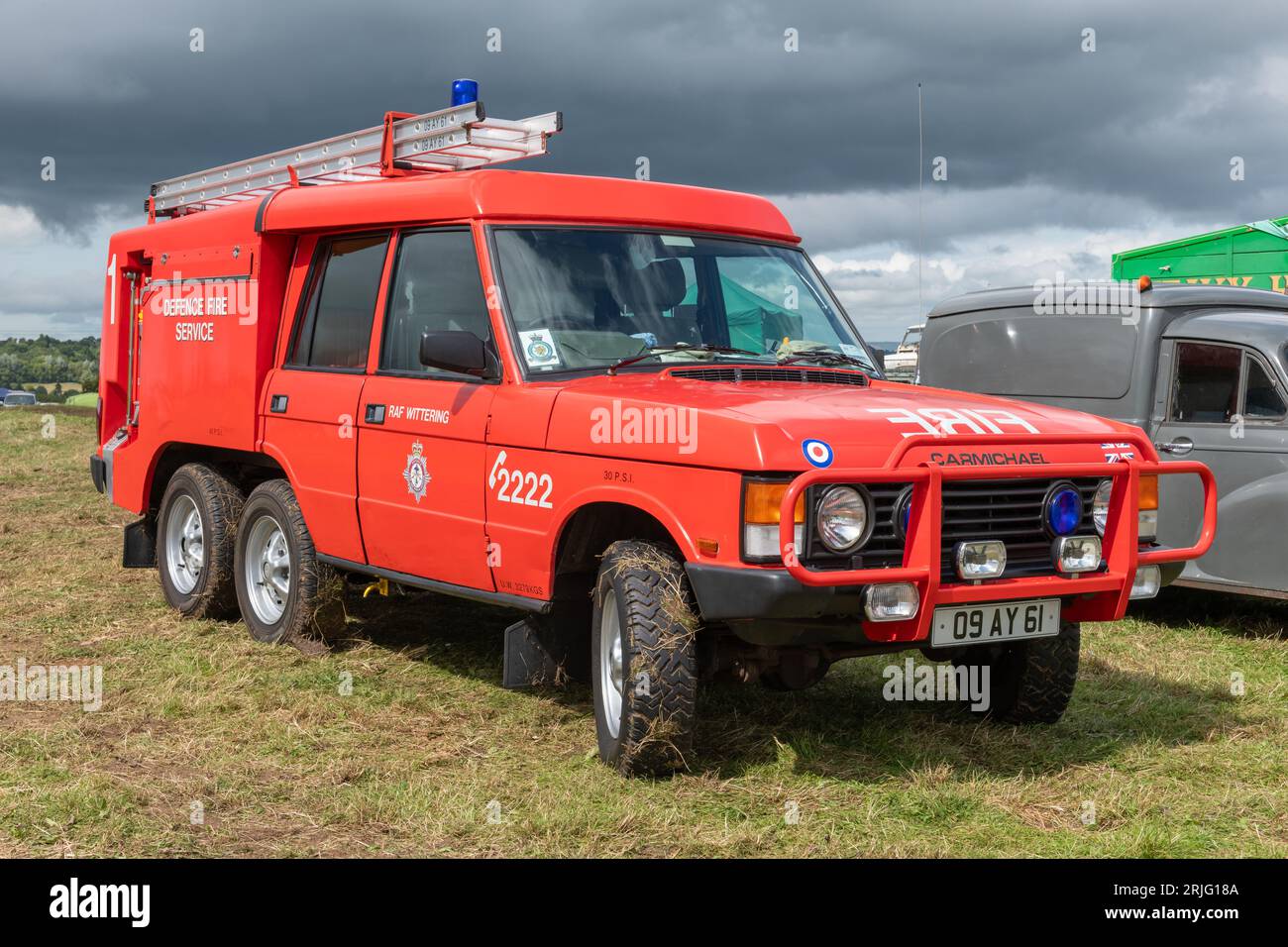 Tacr2 range rover hi-res stock photography and images - Alamy