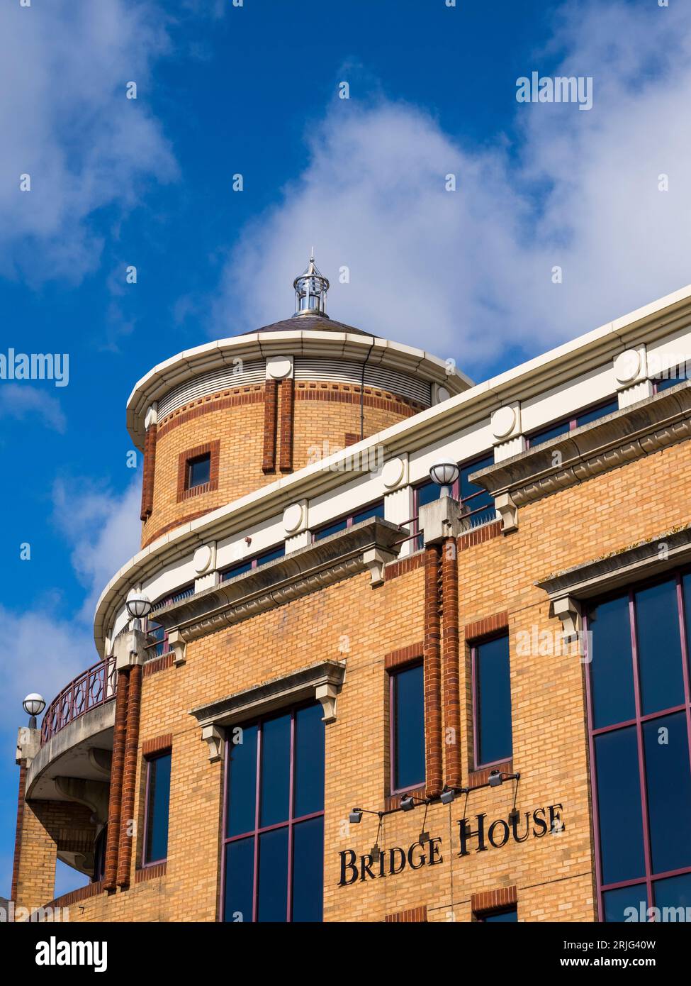 Bridge house guildford hi-res stock photography and images - Alamy