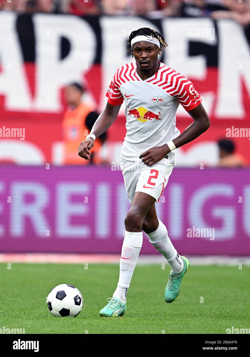 Mohamed simakan bundesliga hi-res stock photography and images - Alamy
