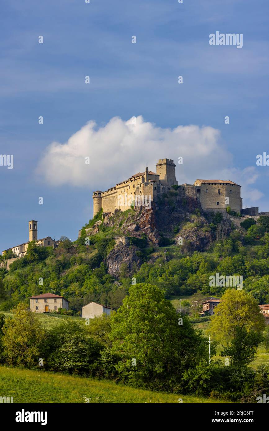 Bardi castle hi-res stock photography and images - Alamy