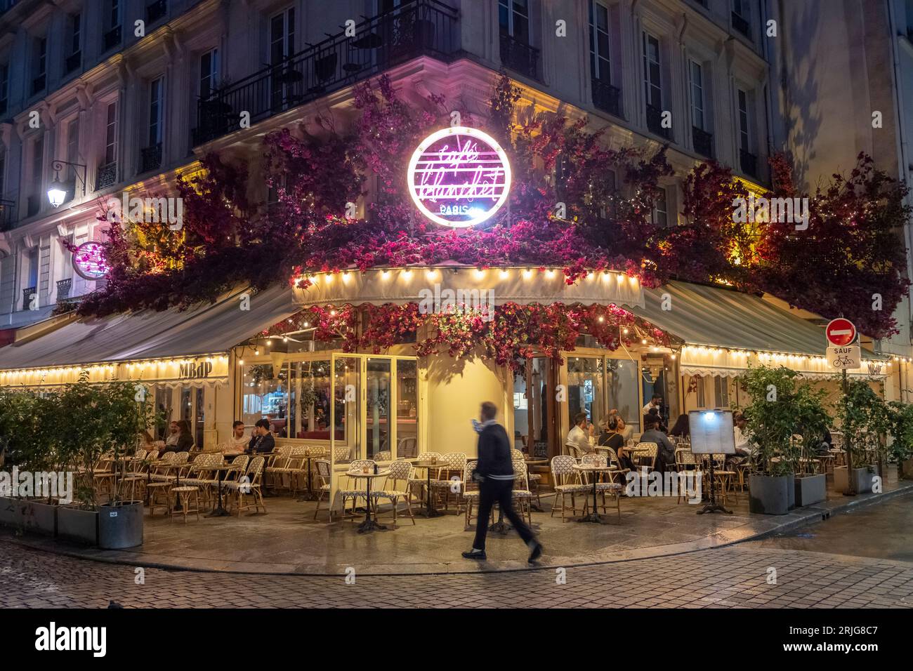 Cafe Blanchet (64 Rue Rambuteau, 75003 Paris) in Paris Stock Photo - Alamy