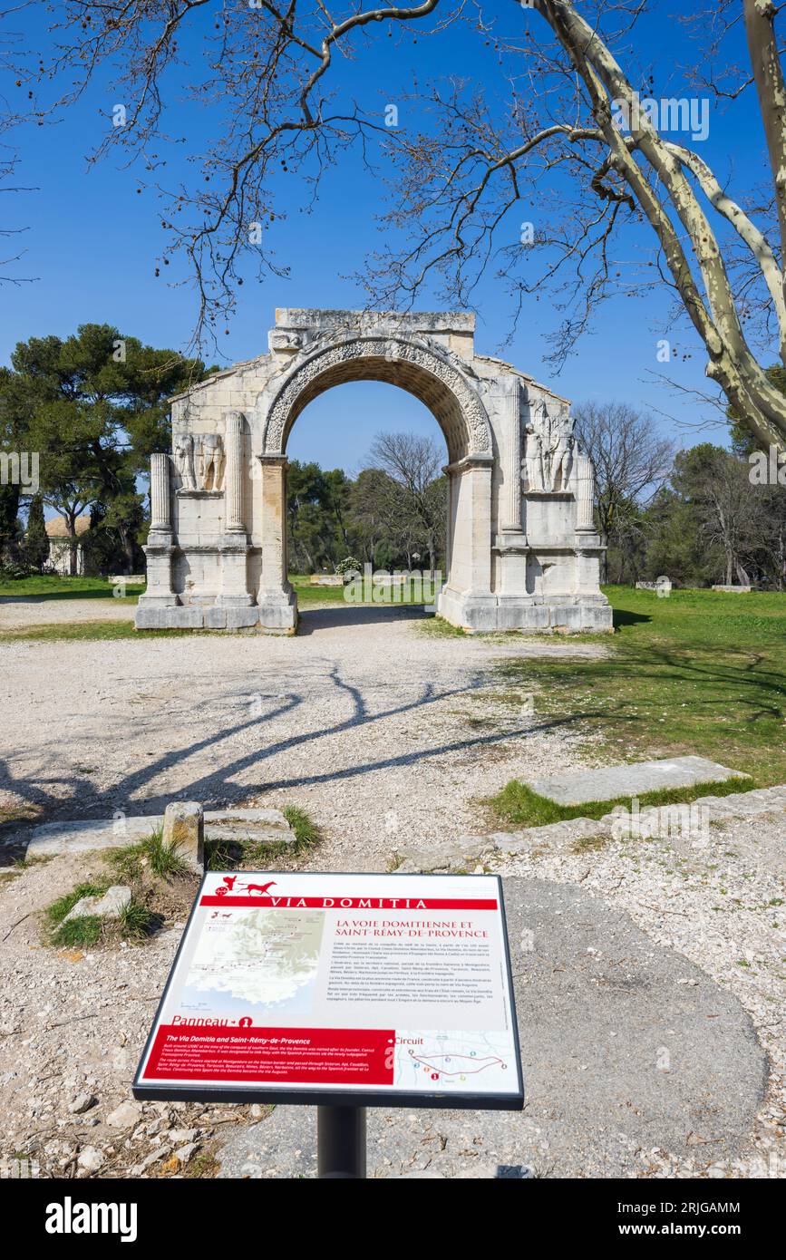 Mausoleum of Glanum, Glanum archaeological site near Saint-Remy-de ...