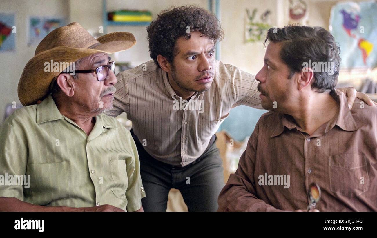 THE GREAT SEDUCTION, (aka LA GRAN SEDUCCION), from left: Eligio ...