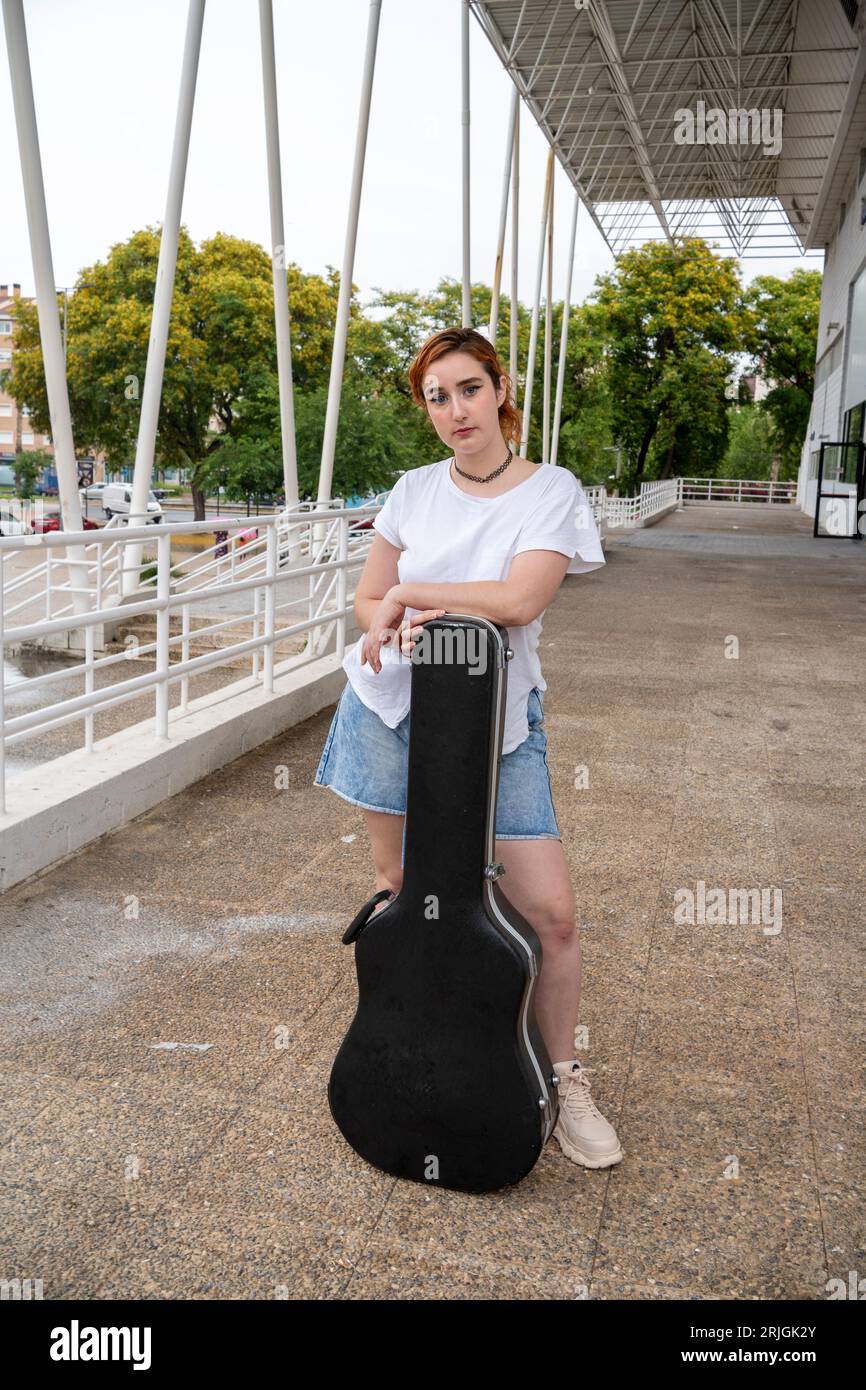 Woman holding chihuahua sitting hi-res stock photography and images - Alamy