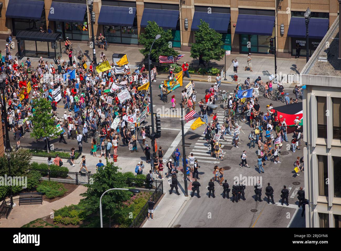 large protest downtown Chicago Stock Photo - Alamy