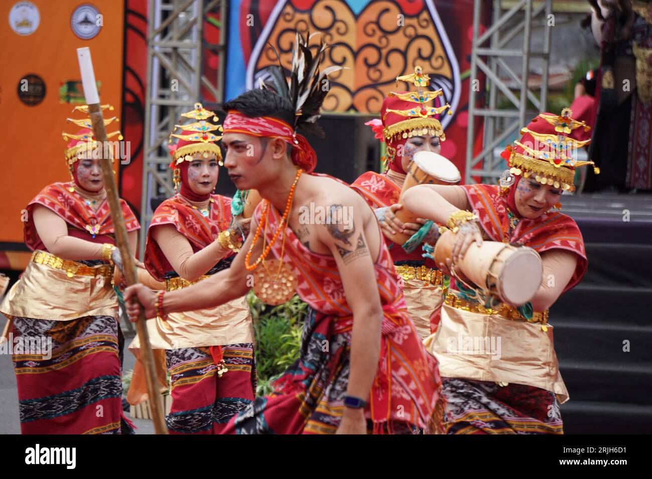 Likurai dance from Nusa Tenggara Timur at BEN Carnival. This dance is ...