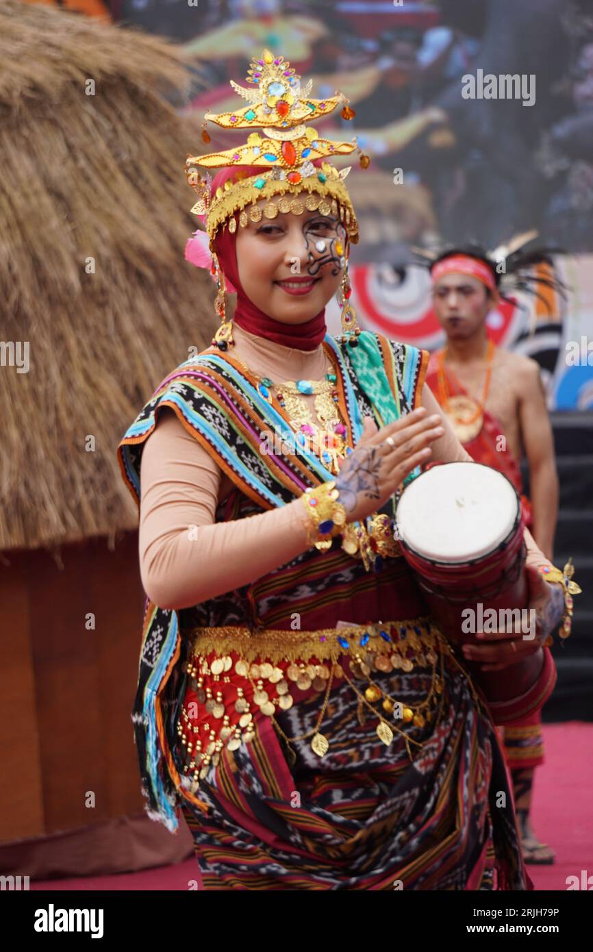 Tari likurai hi-res stock photography and images - Alamy