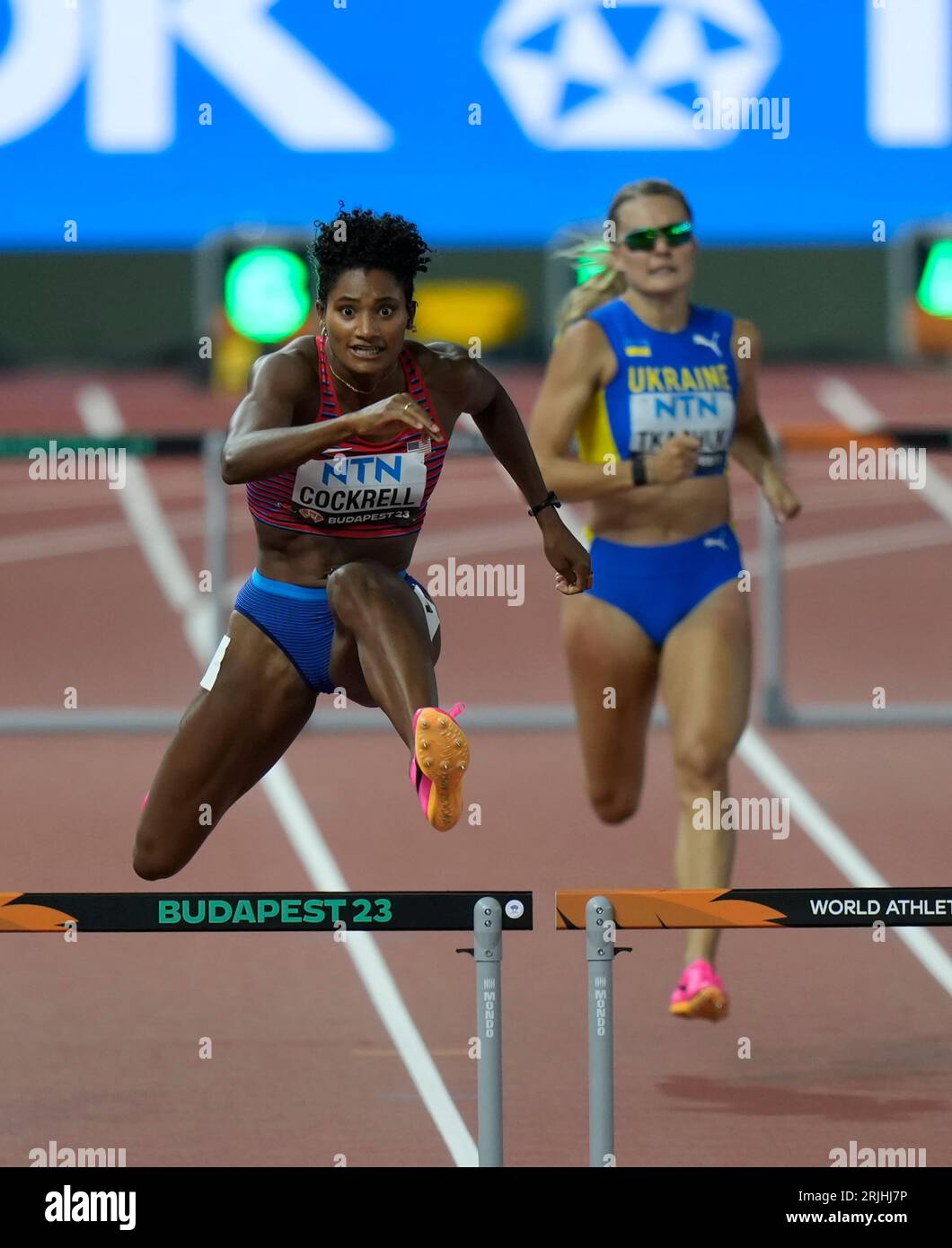 Budapest,HUN, 22 Aug 2023 Anna Cockrell (USA) (L) in action during the ...