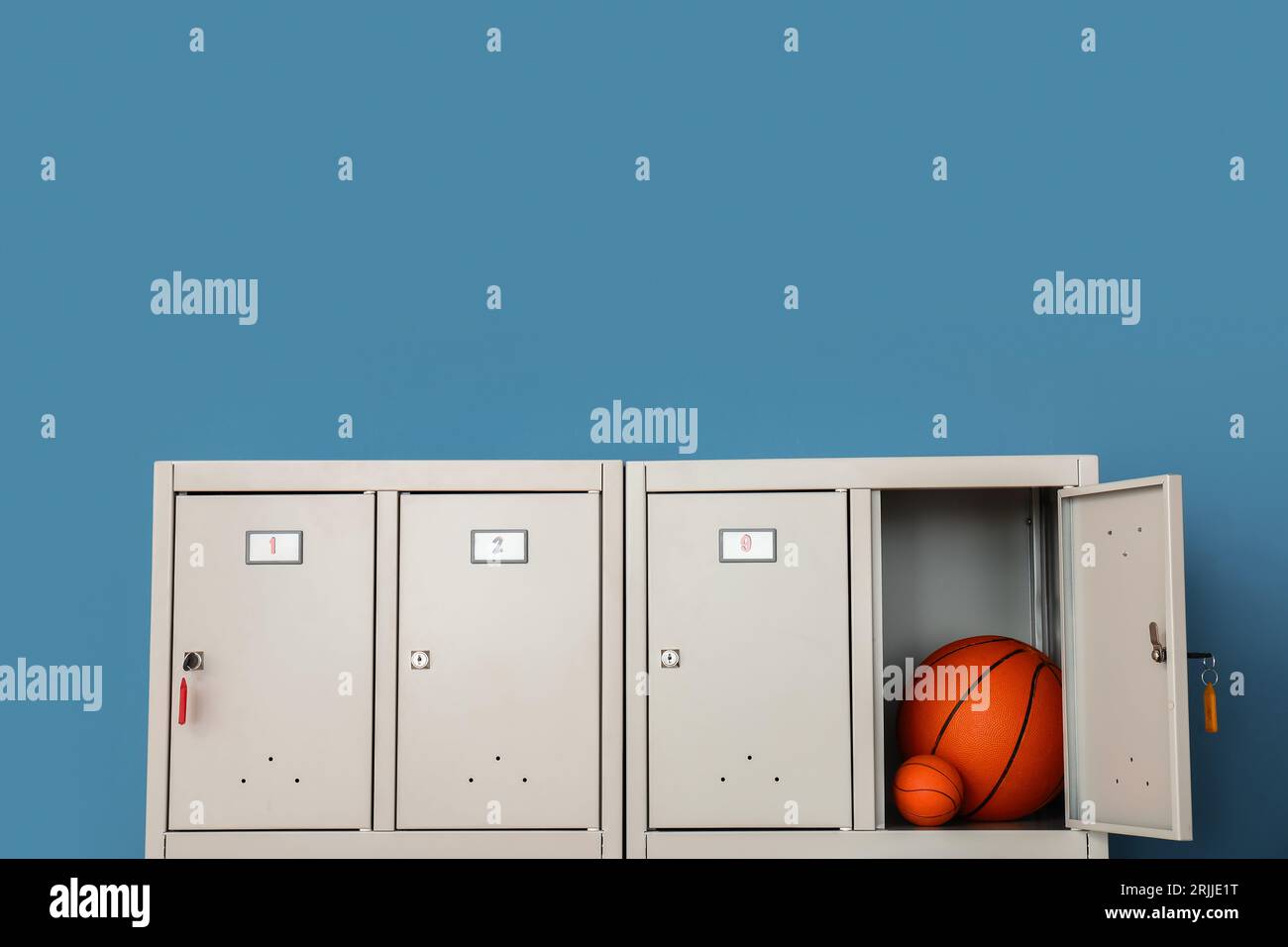 Basketball locker room hi-res stock photography and images - Alamy