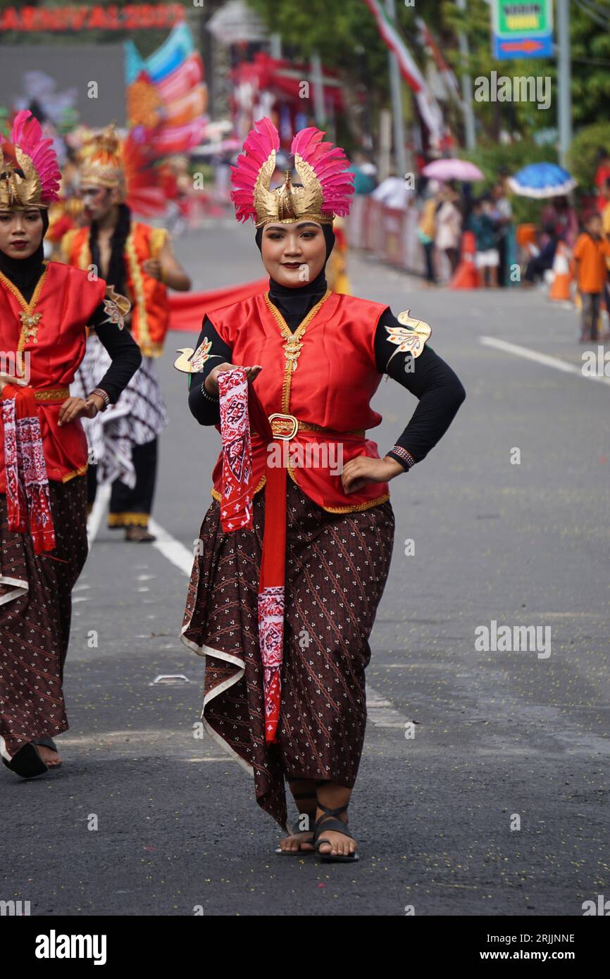 Tari serimpi hi-res stock photography and images - Alamy