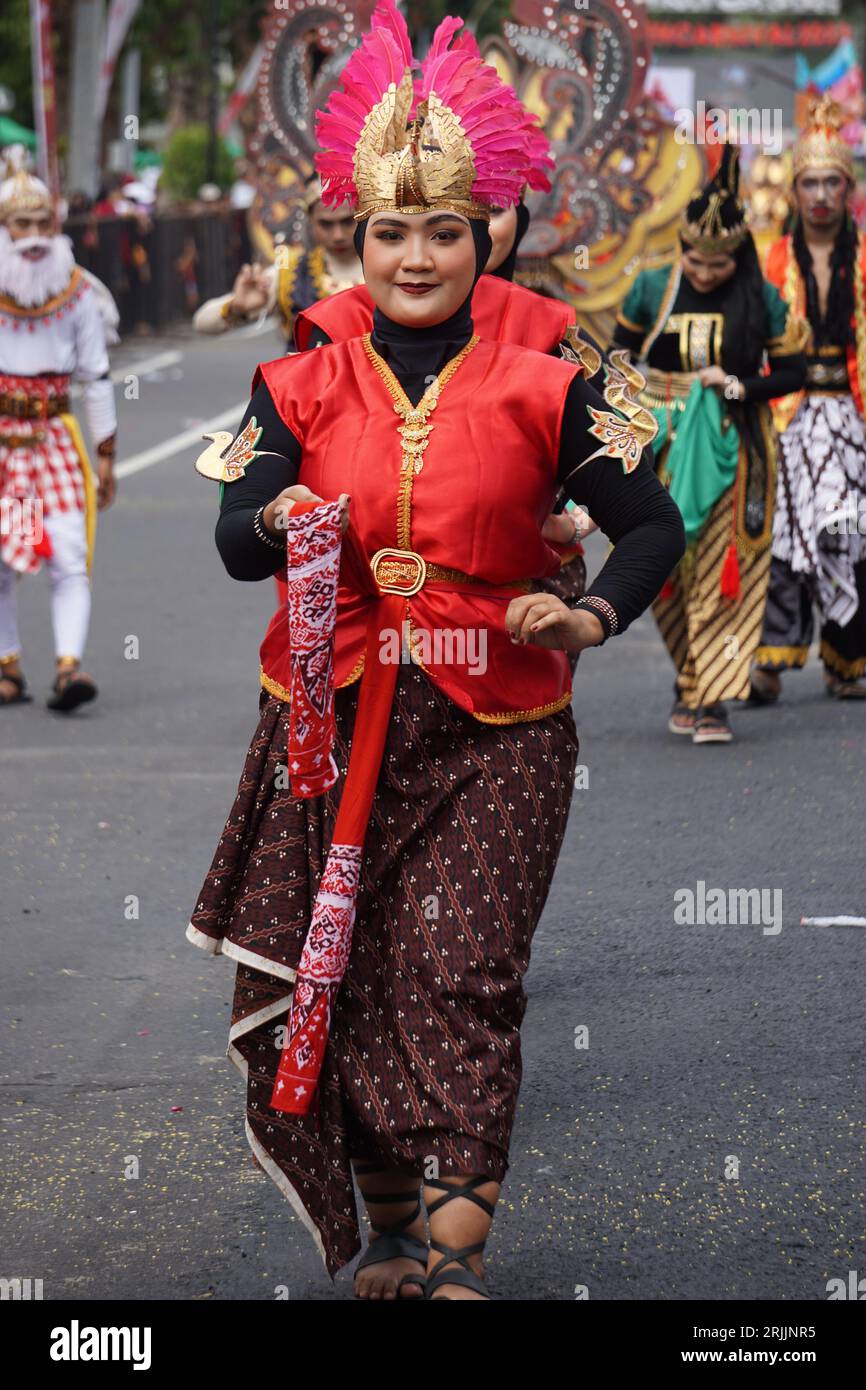 Tari serimpi hi-res stock photography and images - Alamy