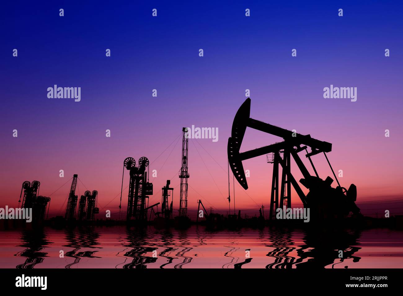 Crude oil extraction hi-res stock photography and images - Alamy