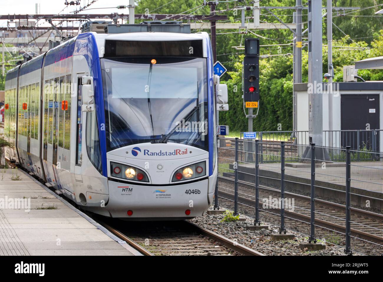 Alstom Regio Citadis lightrail tram running on Randstadrail by HTM in ...