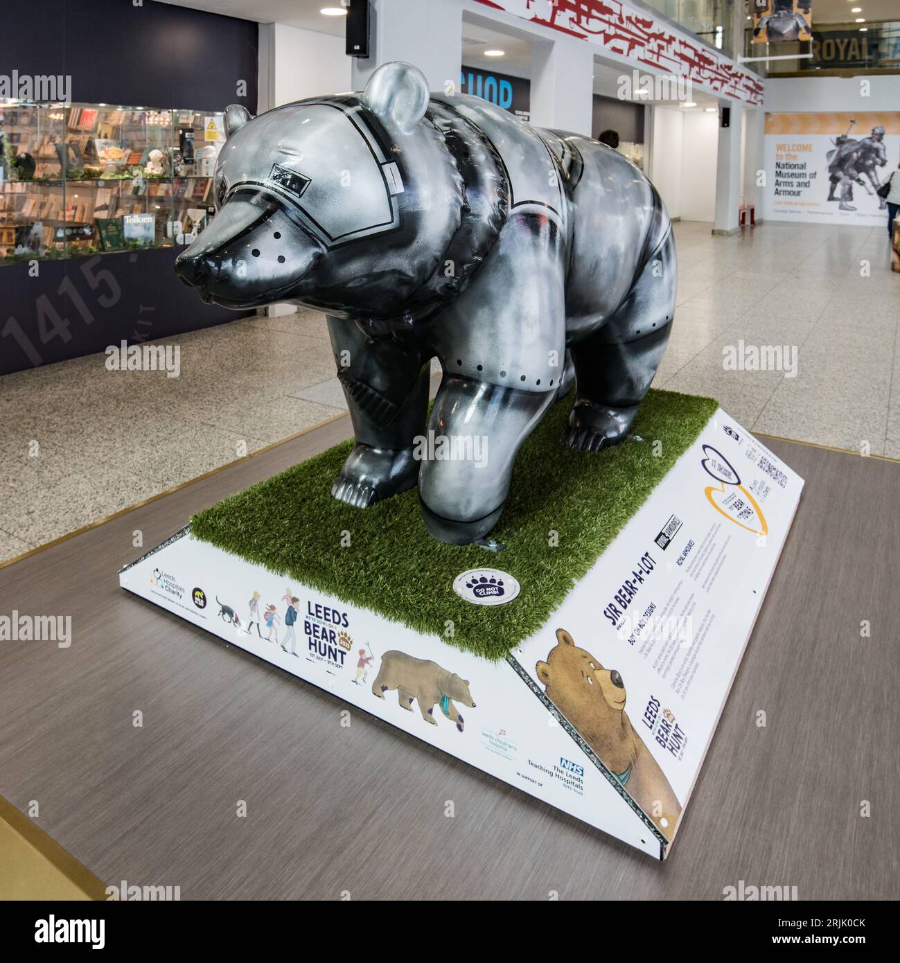 Leeds Bear Hunt , Wild In Art & Leeds Hospital Charity Stock Photo - Alamy