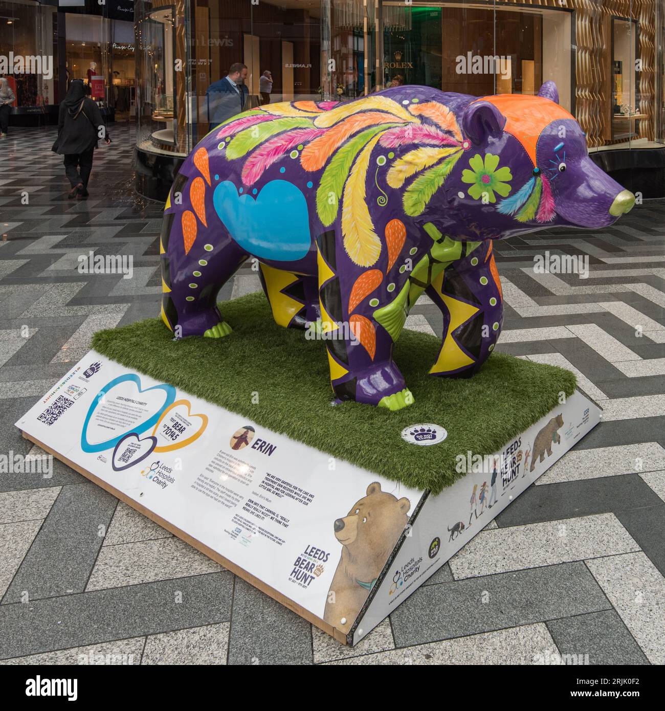 Leeds Bear Hunt , Wild In Art & Leeds Hospital Charity Stock Photo - Alamy