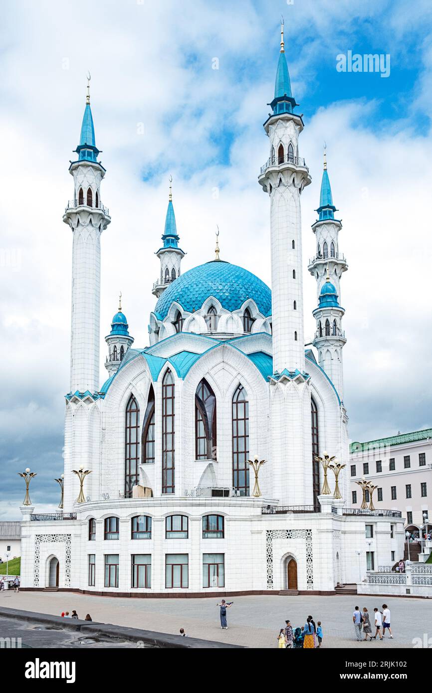 View of the Kul Sharif Mosque in the Kazan Kremlin Stock Photo - Alamy
