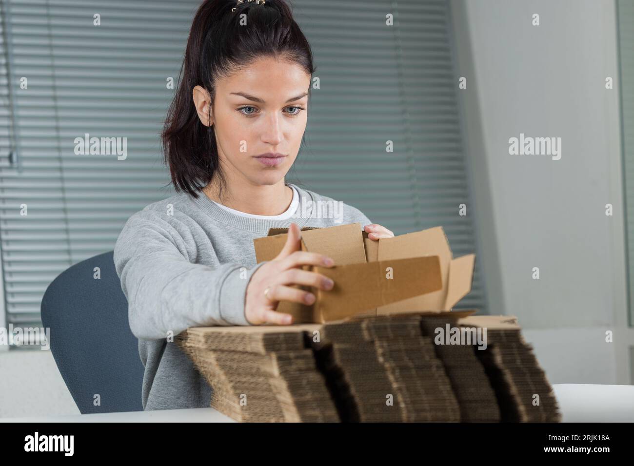 Making boxes hi-res stock photography and images - Alamy
