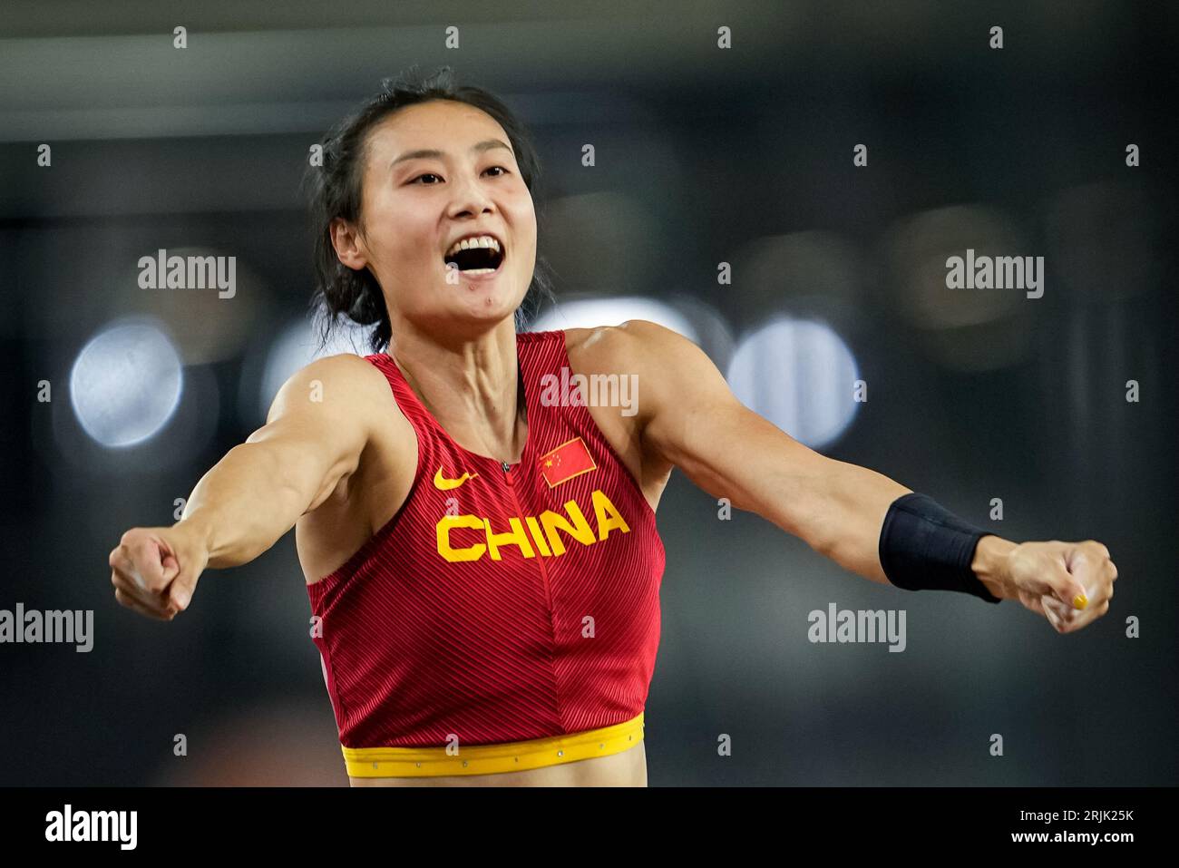 Ling li pole vault hi-res stock photography and images - Alamy