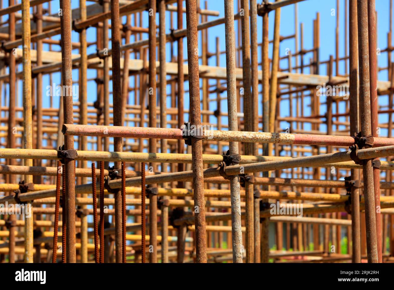 Steel pipe scaffold at construction site Stock Photo - Alamy