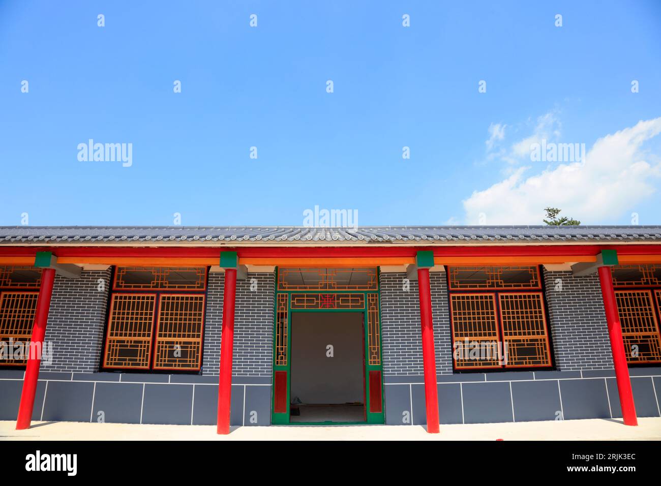 Chinese traditional wooden window lattice Stock Photo - Alamy
