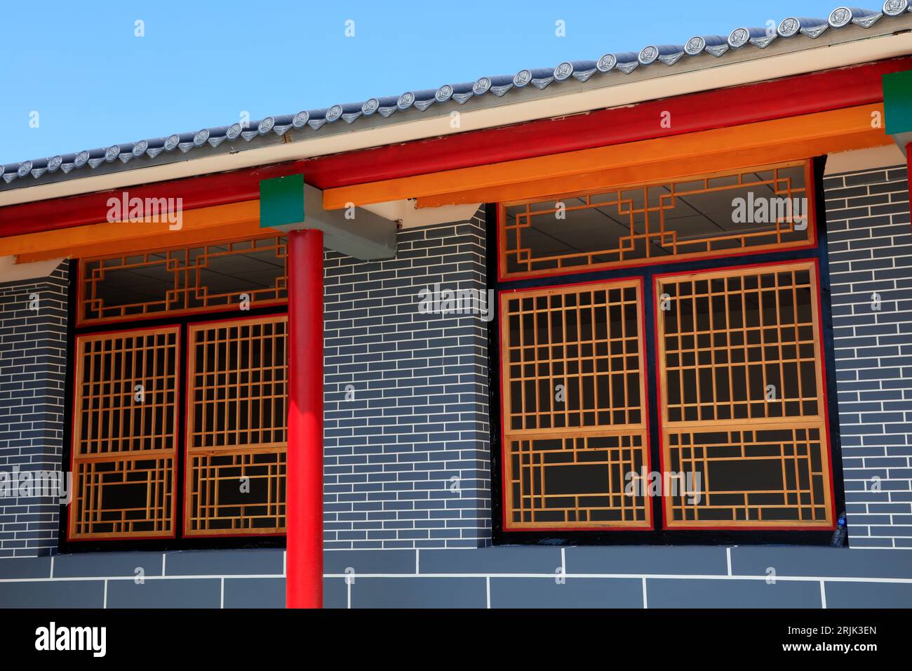 Chinese traditional wooden window lattice Stock Photo - Alamy