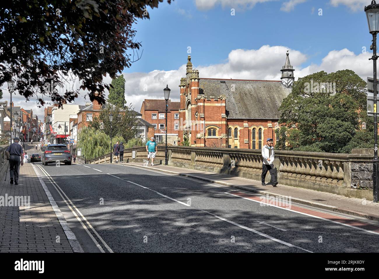 Workman Bridge over the River Avon leading into the town of Evesham ...
