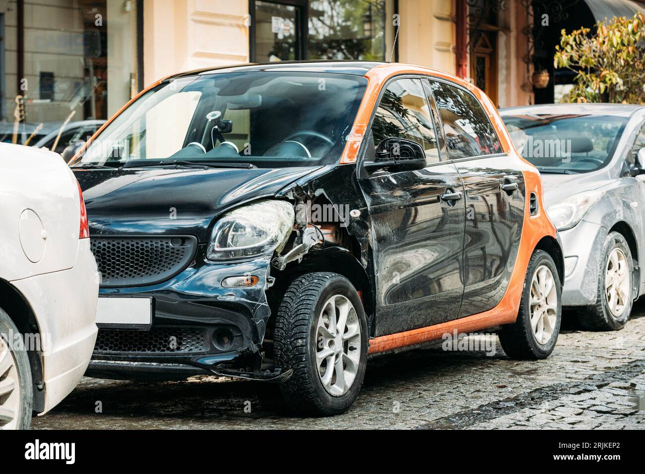 Car fender side damage hi-res stock photography and images - Alamy
