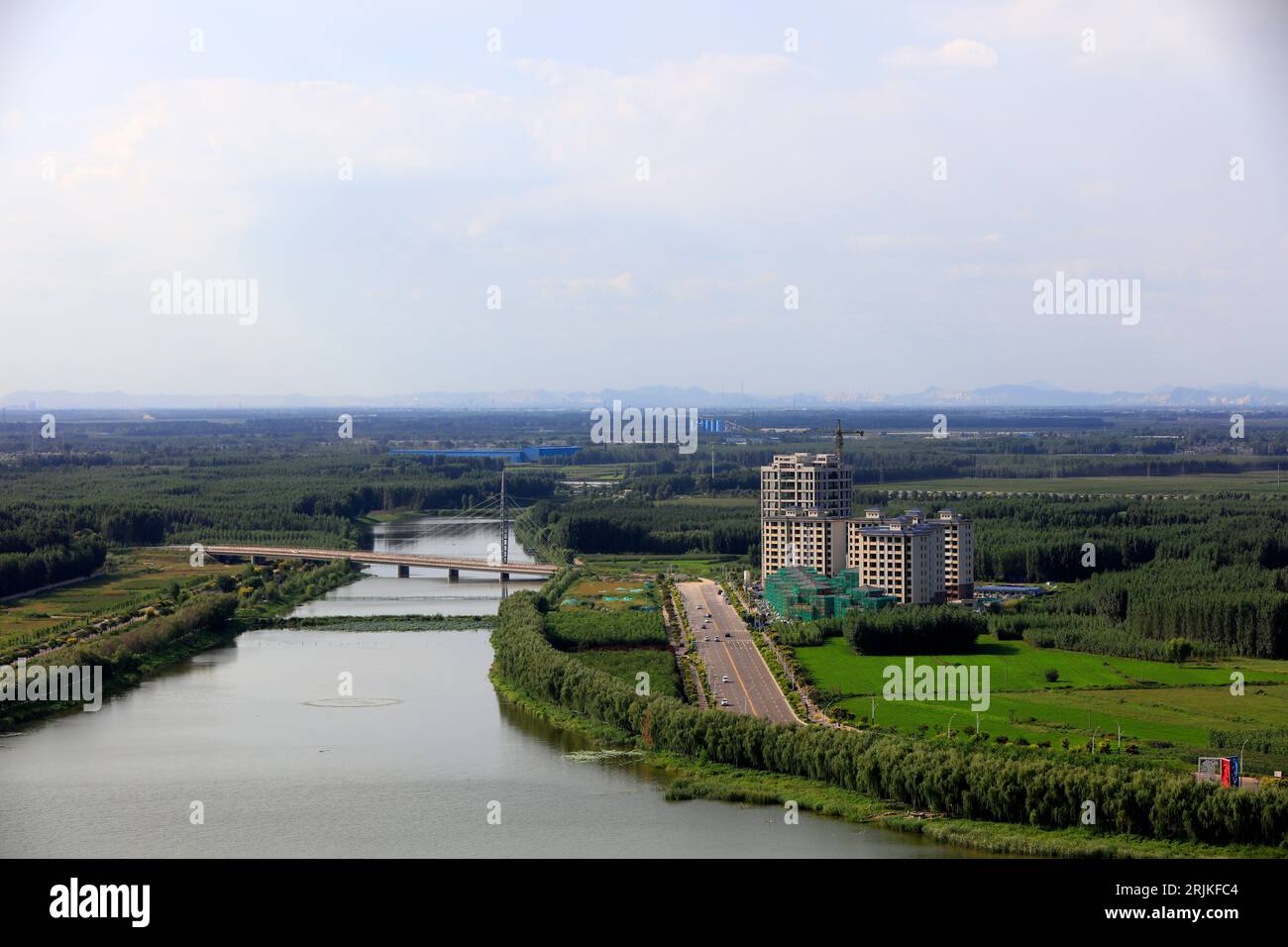 Waterfront city scenery Stock Photo - Alamy