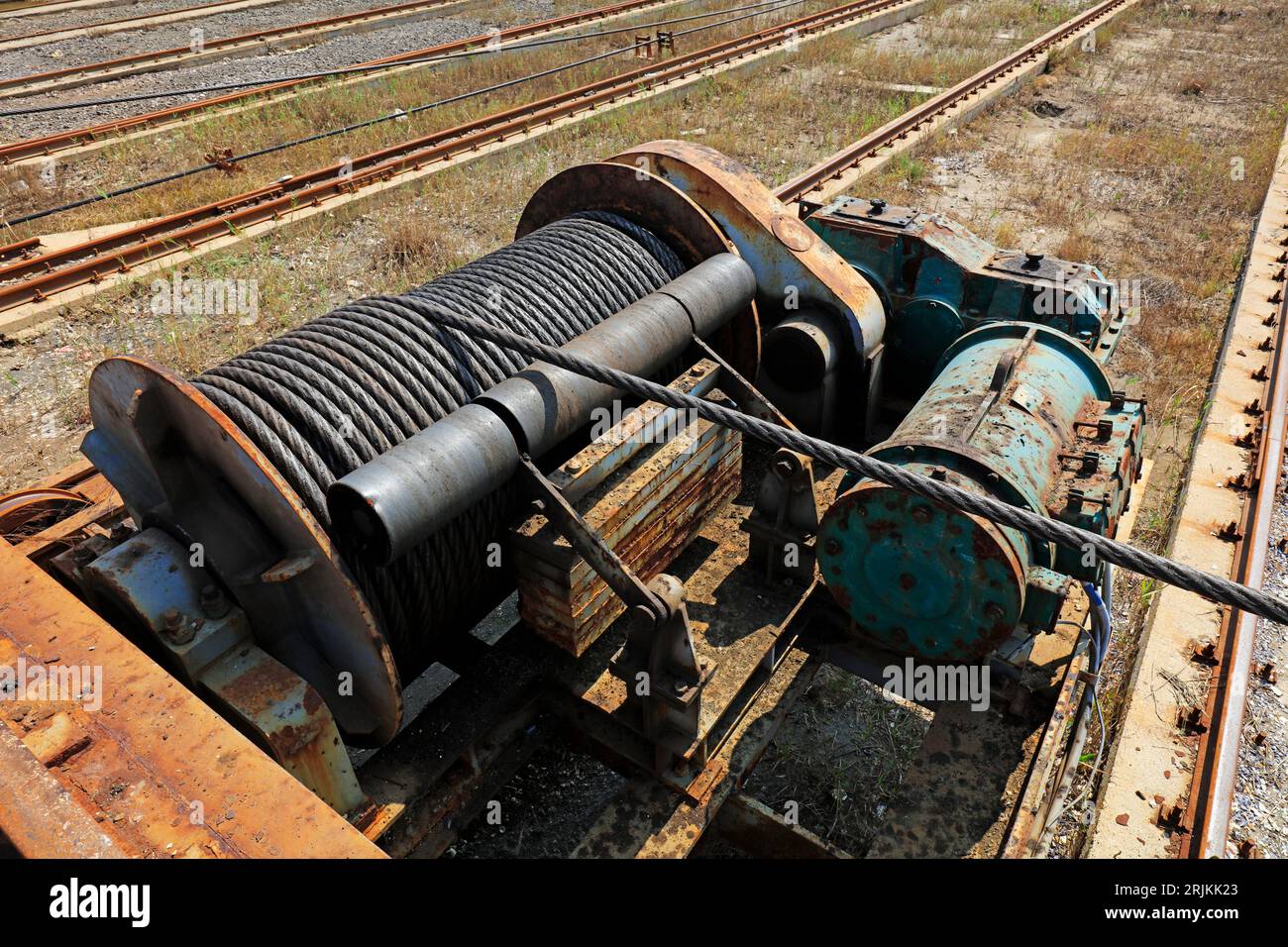 Electric motor winch hi-res stock photography and images - Alamy