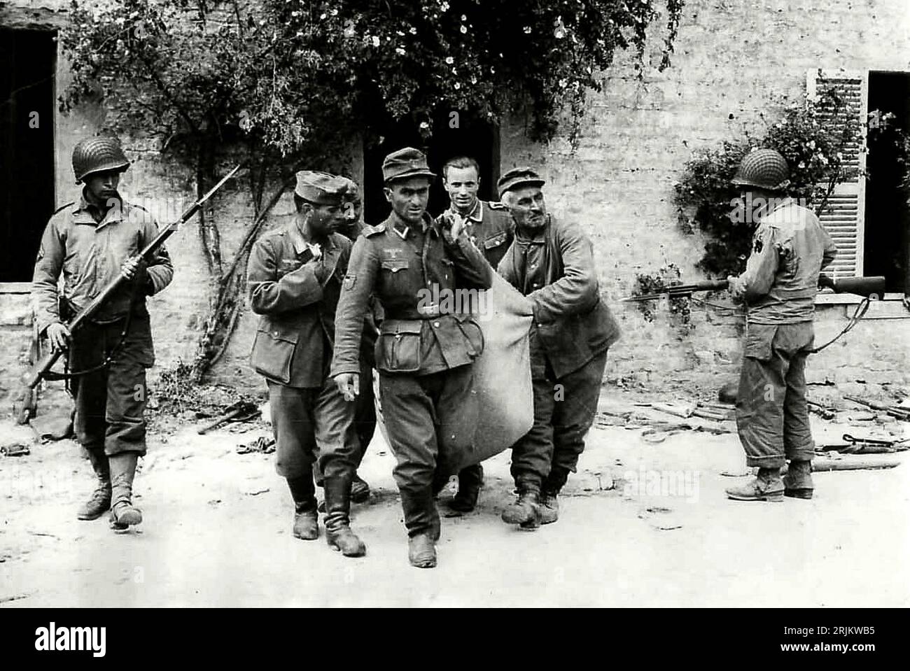Second world war german soldiers in france hi-res stock photography and ...