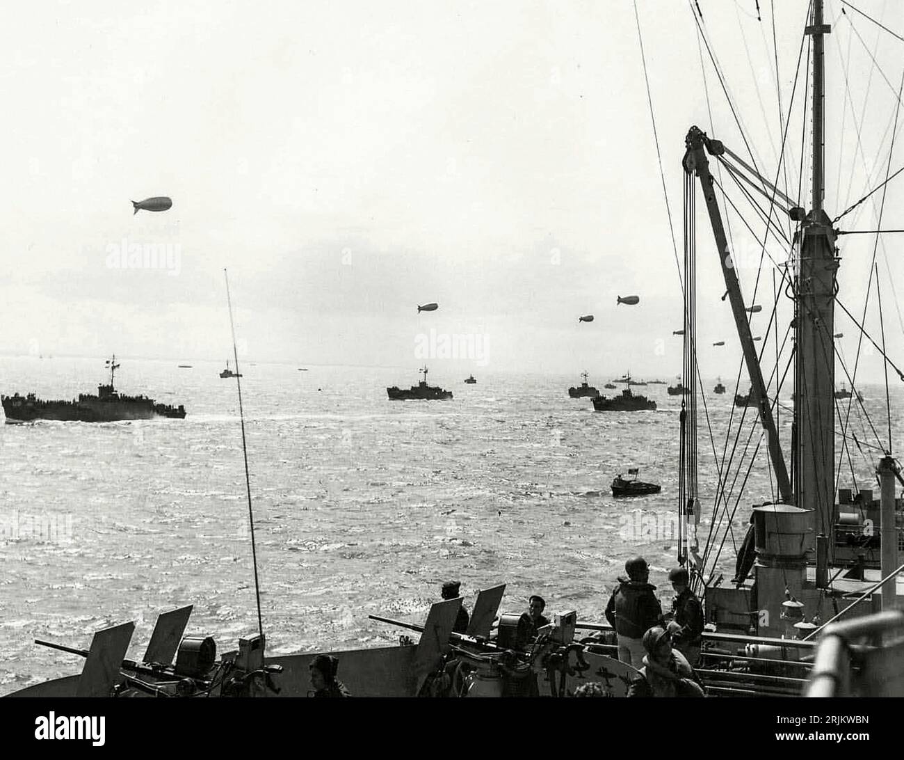 Normandy 1944 fleet hi-res stock photography and images - Alamy