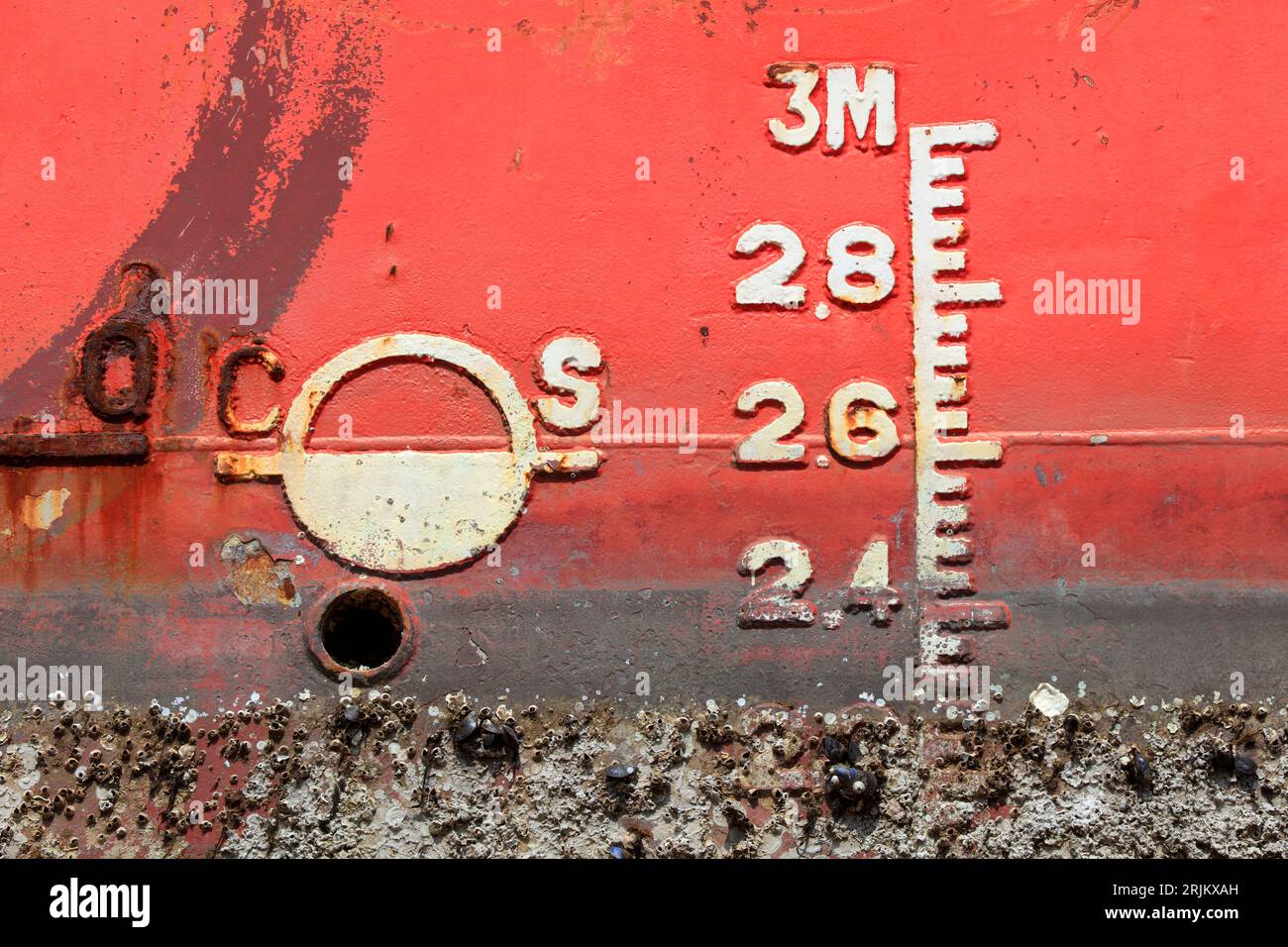 Plimsoll line on ship Stock Photo - Alamy
