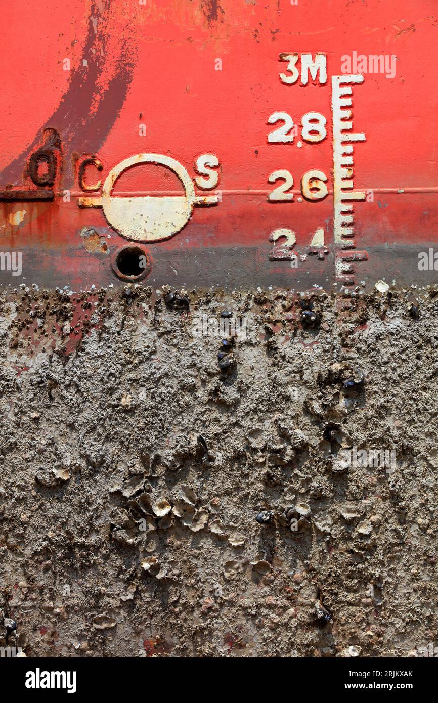 Plimsoll line on ship Stock Photo - Alamy