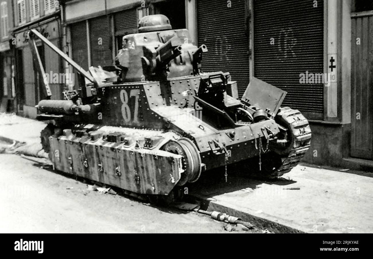 Weigh battle hi-res stock photography and images - Alamy