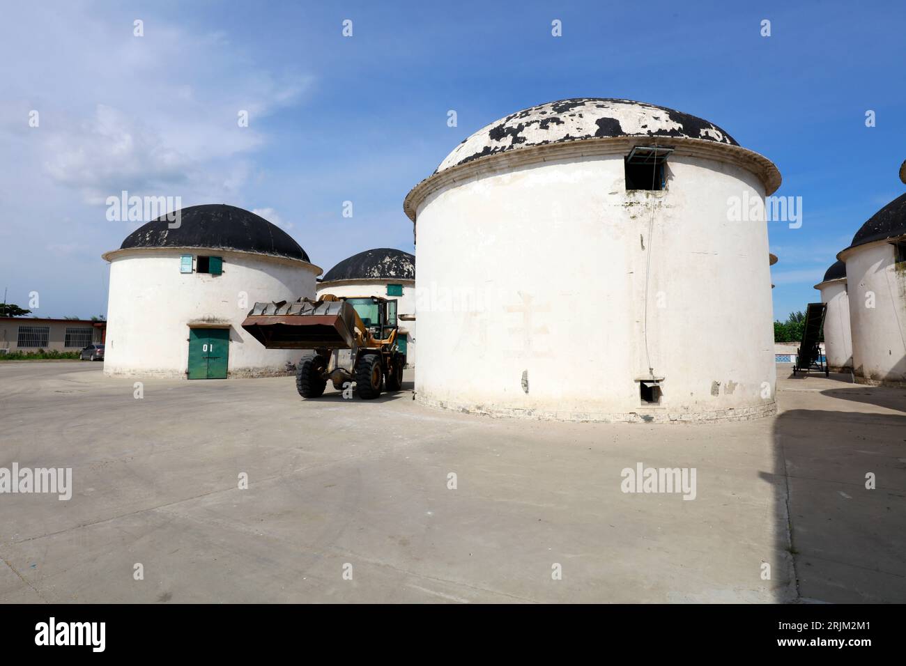 Large granary in China Stock Photo - Alamy