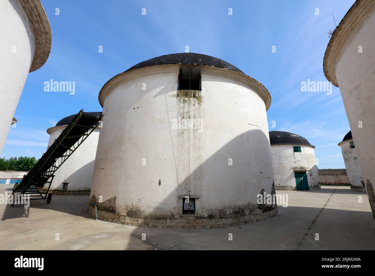 Large granary hi-res stock photography and images - Alamy