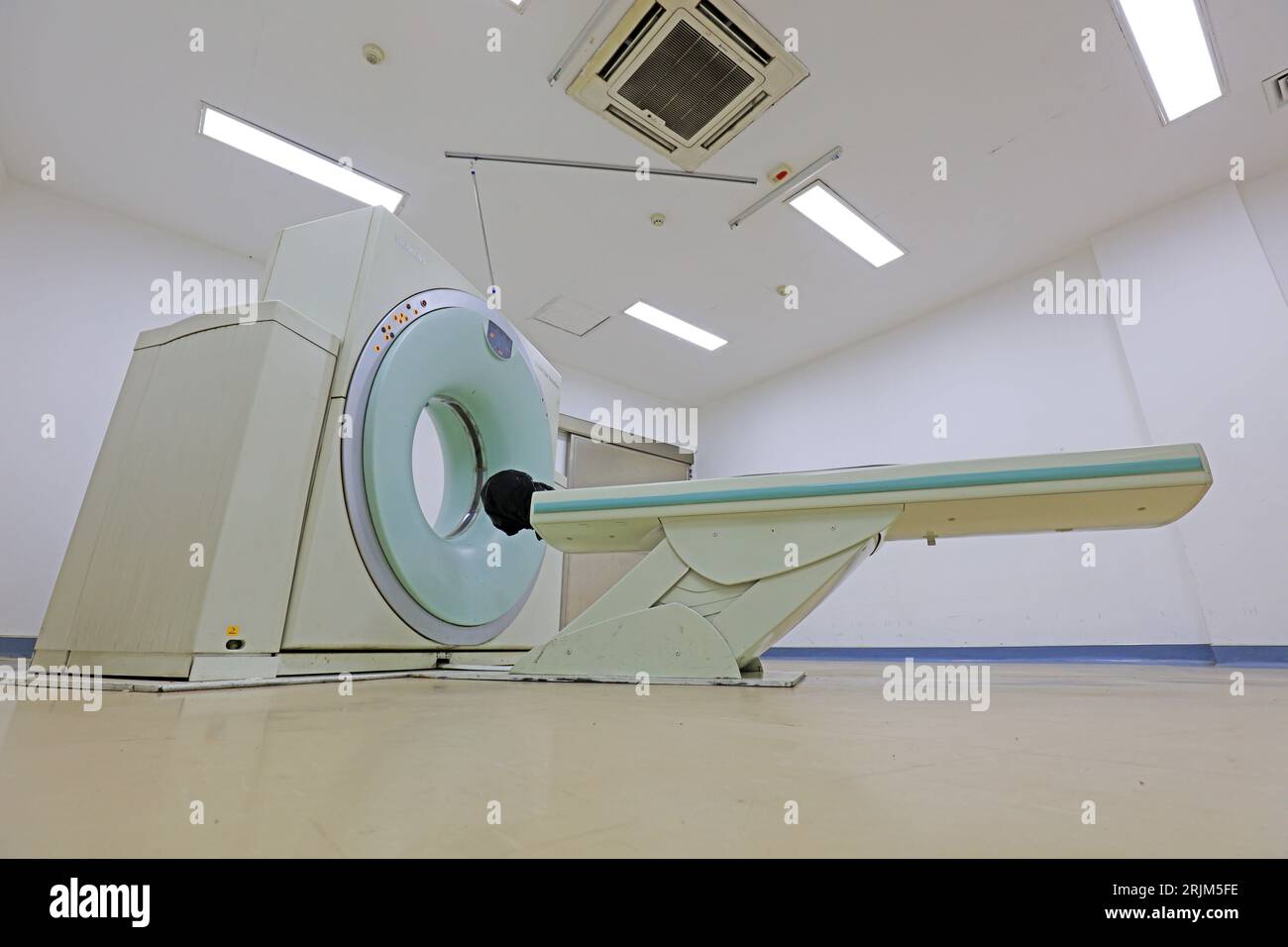 Computed tomography scanner hi-res stock photography and images - Alamy