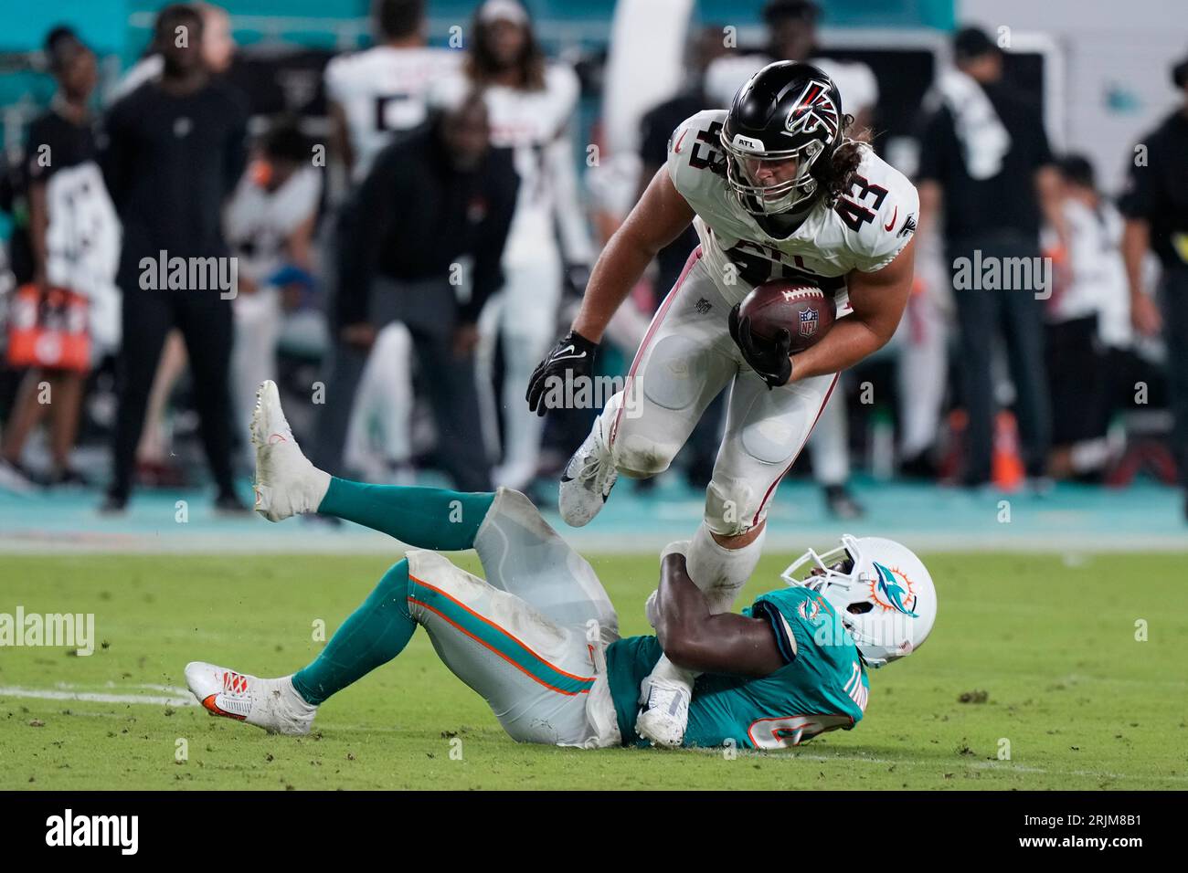 Miami Dolphins linebacker Channing Tindall takes down Atlanta Falcons ...