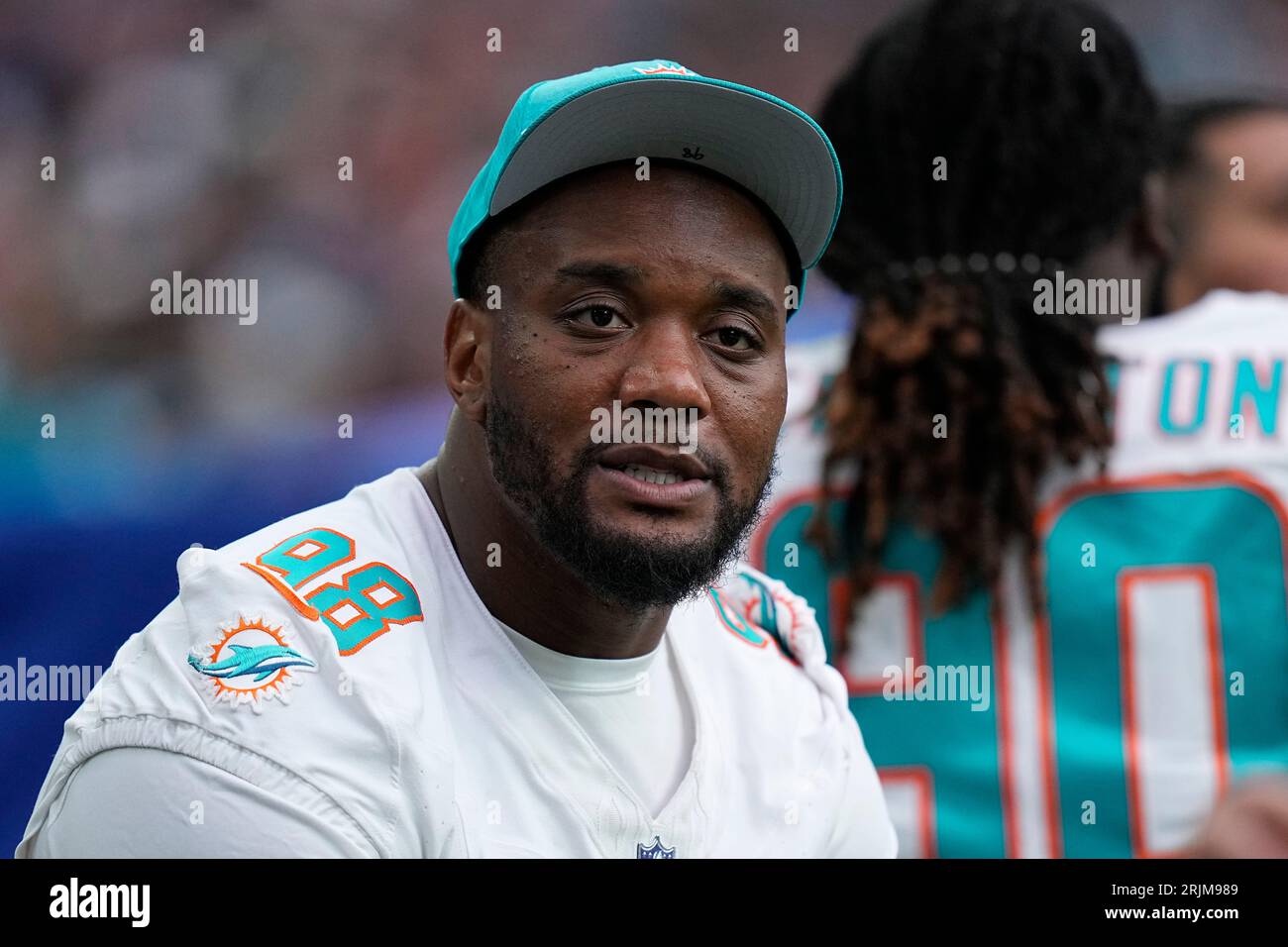 Miami Dolphins defensive tackle Raekwon Davis (98) on the bench during ...