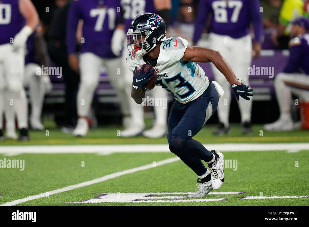 Tennessee Titans cornerback Eric Garror (33) returns a punt during the ...