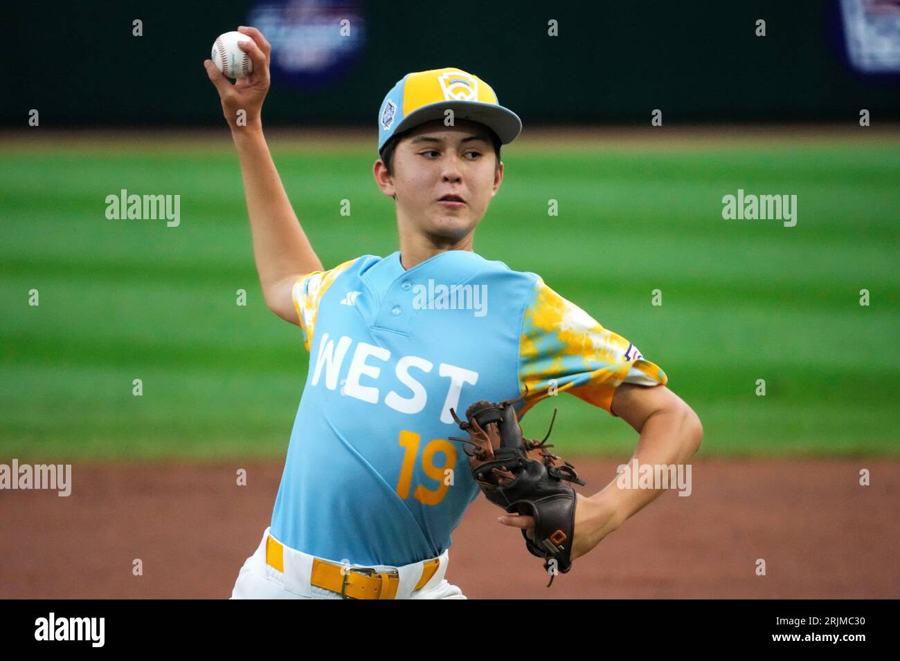 El Segundo, Calif.'s Louis Lappe delivers during the first inning of a ...